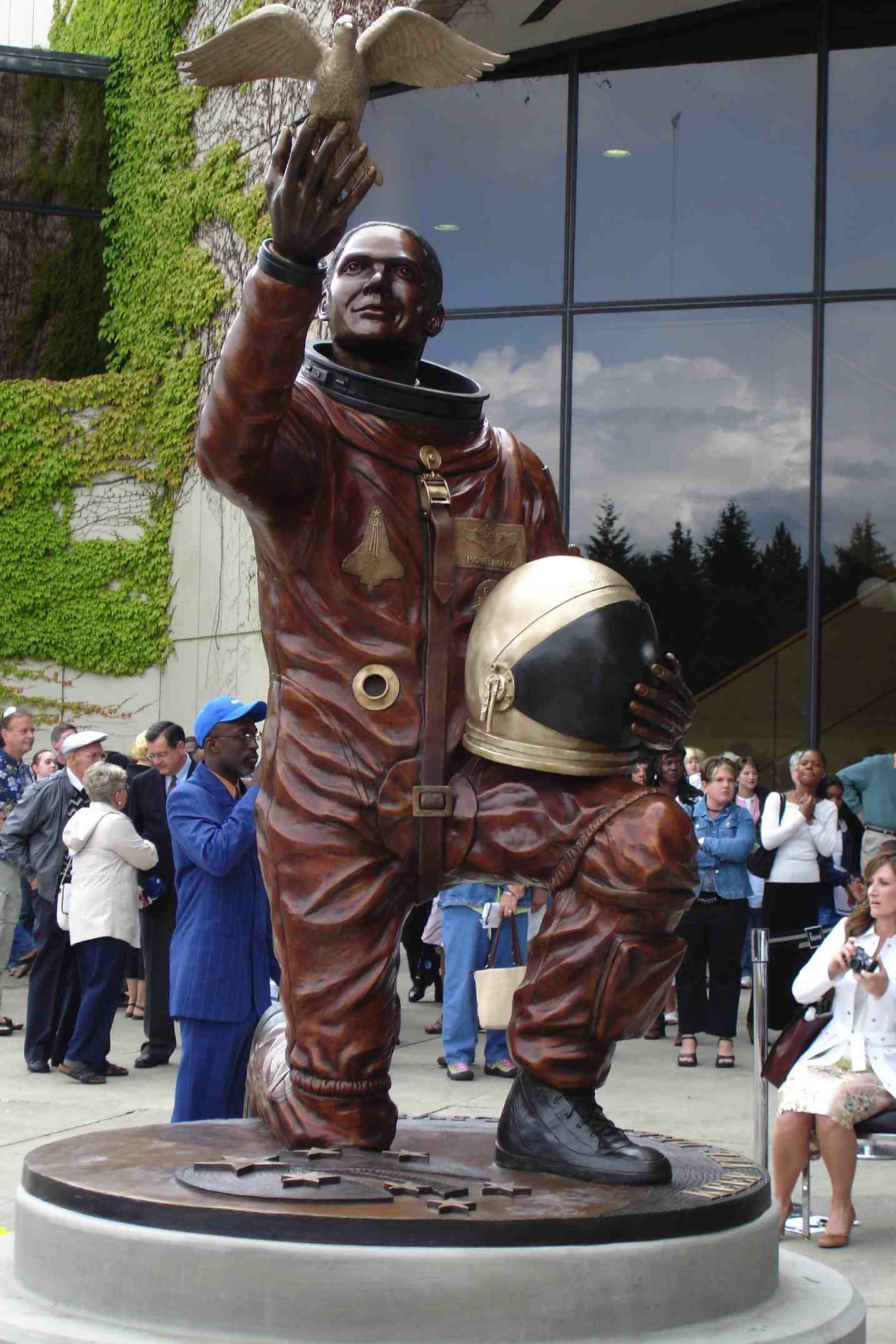 Columbia Astronaut Michael P. Anderson Memorialized in Bronze - Image ...