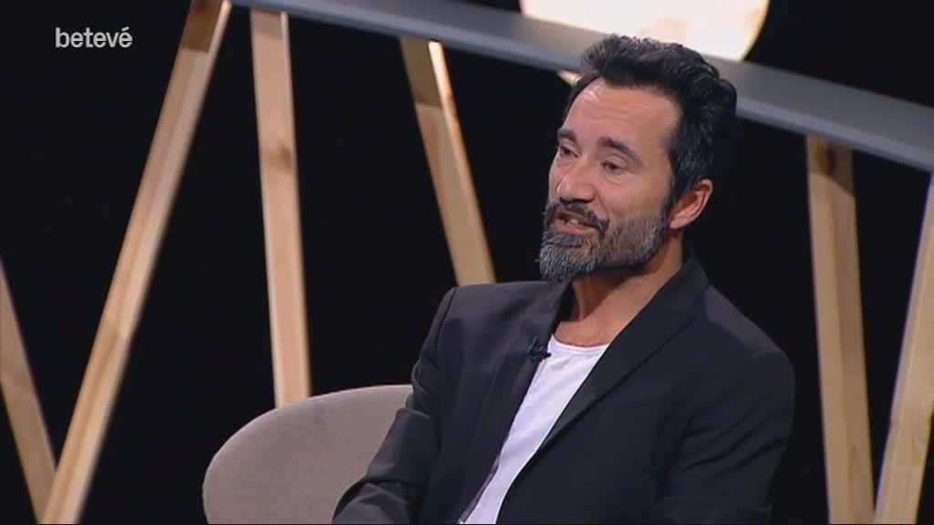 Lluís Calvo: "La literatura ha de burxar, interrogar, sacsejar..." | betevé