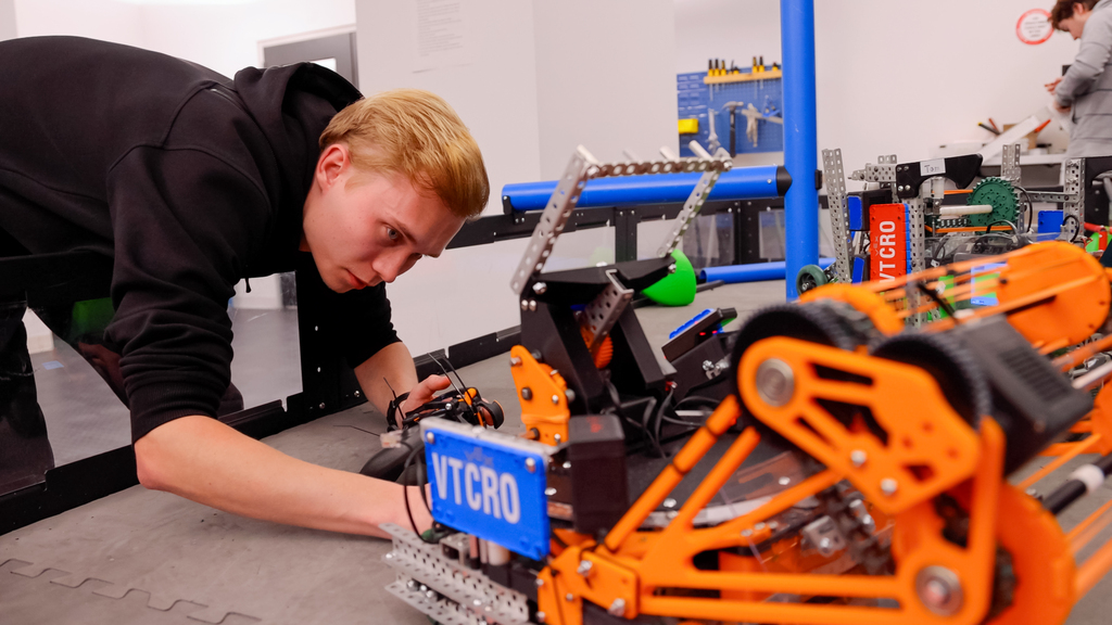 Plant-mimicking robots use the art of origami | Virginia Tech News ...